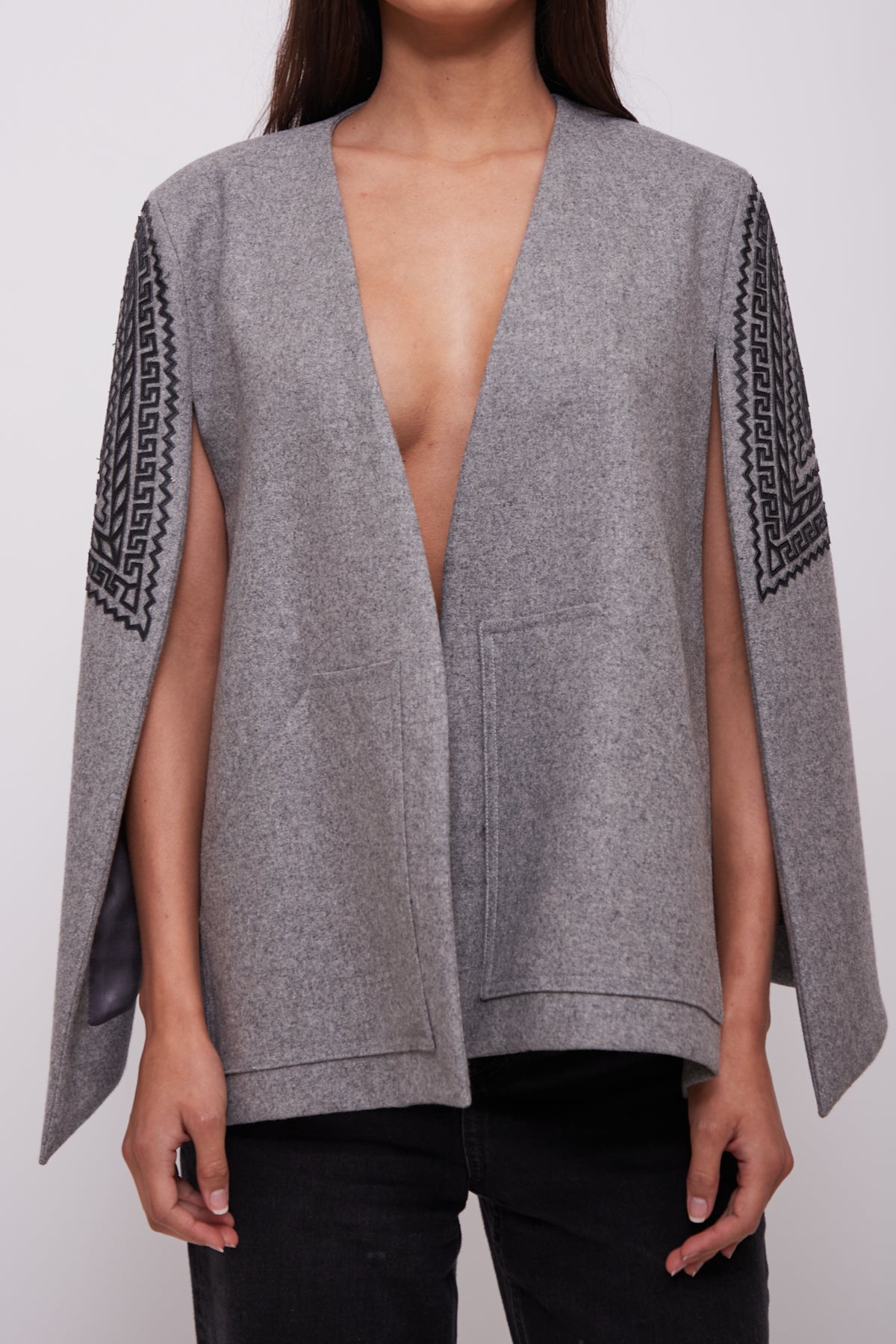 Capa Charra Gris Calado Negro – MEXICOUTURE